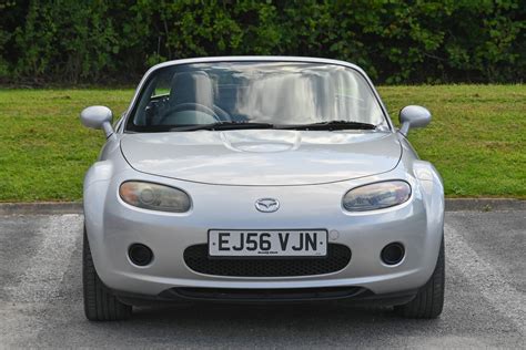 Lot 212 2006 Mazda Mx 5 20i