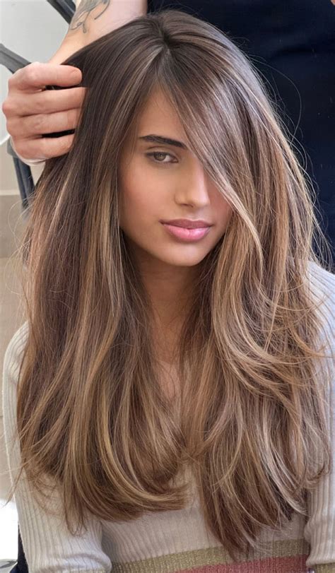 27 Effortlessly Elegant Long Straight Hairstyles That Wow
