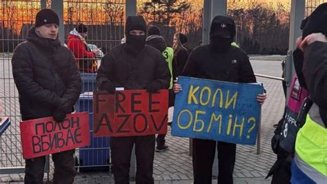 На Арену Львів заборонили проносити плакати «free Azov це не перша ситуація в цьому сезоні