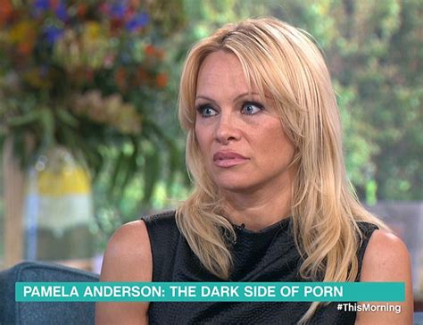 Pamela Anderson Slams Donald Trump For Groping Comments Daily Mail Online