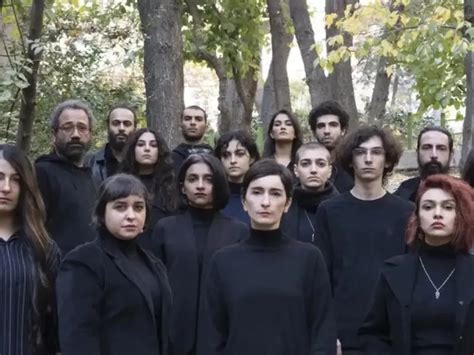 تلاش برای سرکوب هنرمندان حامی خیزش انقلابی؛ سهیلا گلستانی و حمید پورآذری بازداشت شدند ایران