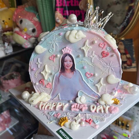 서울포토레터링케이크 아이돌케이크 백록담디저트작업실 놀면뭐하니 진주님 생일케이크으🔮💝 🌱100 서울우유버터를 사용한 순우유버터크림으로 제작하며 케이크 시트부터 전부