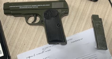 Үрлэн сумтай буу гаргаж бусдыг айлган сүрдүүлсэн этгээдийг шалгаж байна