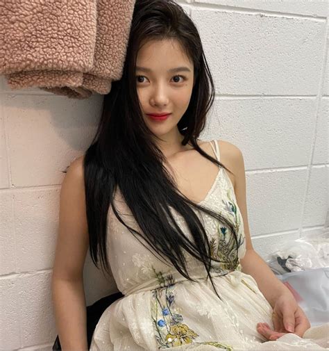 연재 스포츠서울 SNS 잘자란 아역 김유정 욕실 화보로 성숙 매력 물씬 SNS ZUM 뉴스