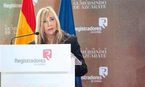 Isabel Perelló Revista Registradores De España