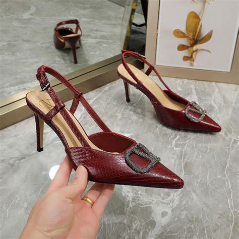 Босоножки Valentino - купить с доставкой по выгодным ценам в интернет ...