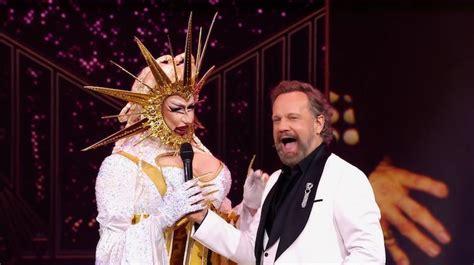 Loretta Hijger Emotioneel Na Onthulling En Eerste Keer Drag ‘jeetje Wat Ben Ik Knap