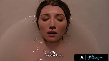 GIRLSWAY Me masturbé en mi bañera mientras fantaseaba con dominar a Leana Lovings en Sex