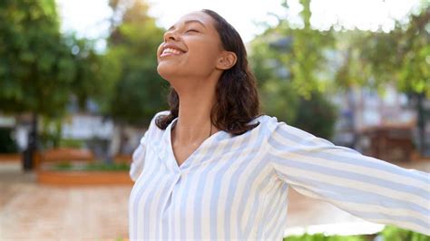 Hypnotist Shares Mindset Trick That Can Improve Your Confidence In Less Than 2 Minutes Yourtango