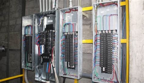 Continúan con modernización de paneles eléctricos en hospital de David CSS Noticias