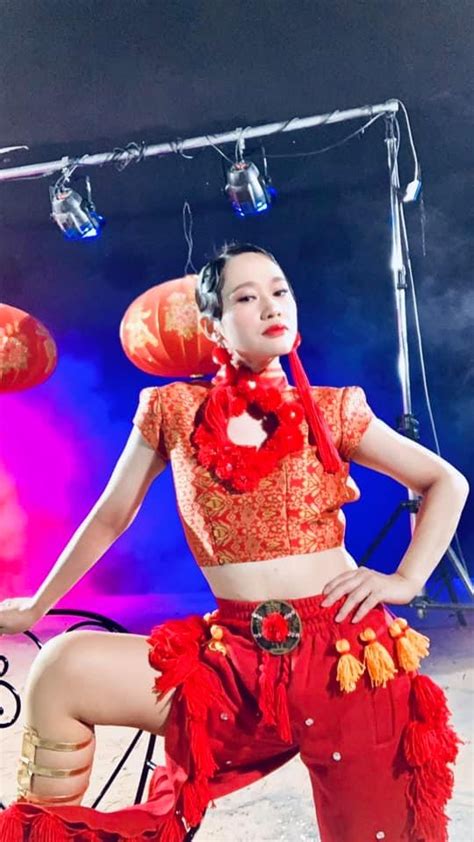 បាត់មុខ ពី សិល្បៈ ៣ឆ្នាំ លី អ៊ីវ៉ាធី ណា វិល មកវិញ ជា មួយ នឹង ស្នាម សាក់រូប «នាគរាជ យ៉ាង ប្លែក