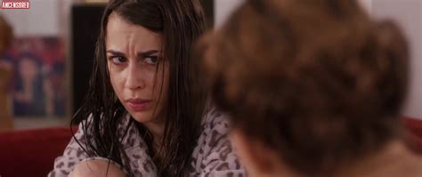 Naked Léopoldine Serre in Love Bug