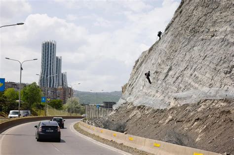 თბილისის მერი ჭაბუა ამირეჯიბის გზატკეცილზე კლდოვანი ფერდის გამაგრების სამუშაოებს გაეცნო Bpn