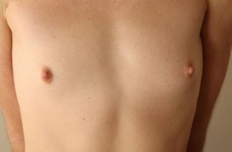 Slim Amateur Babe With Tiny Tits Lo Swing Nude Posing And Pussy Play