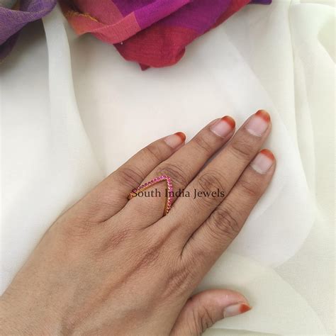 V Shaped Vanki Ring