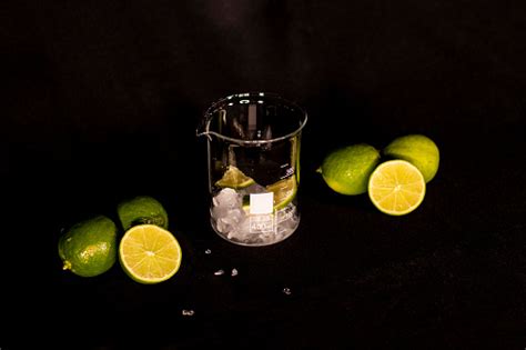 브라질 카이피리냐 레몬 얼음 설탕 카차카 알코올과 과일 칵테일 0명에 대한 스톡 사진 및 기타 이미지 0명 감귤류 과일 검은색 Istock