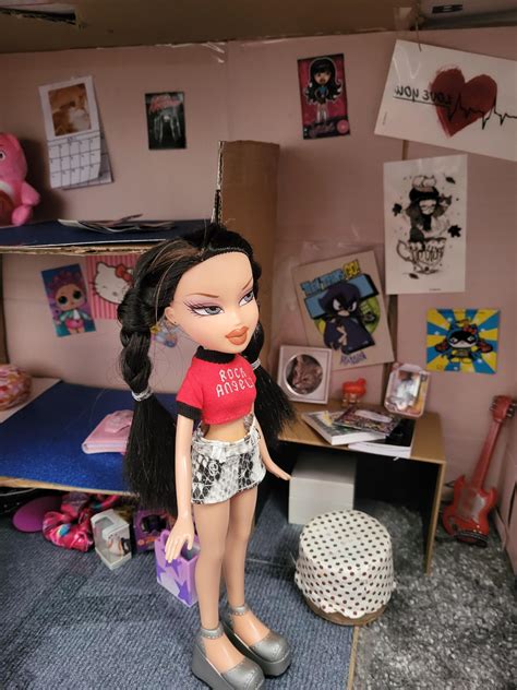 Made A Mini Dorm Room Out Of A Cardboard Box R Dolls