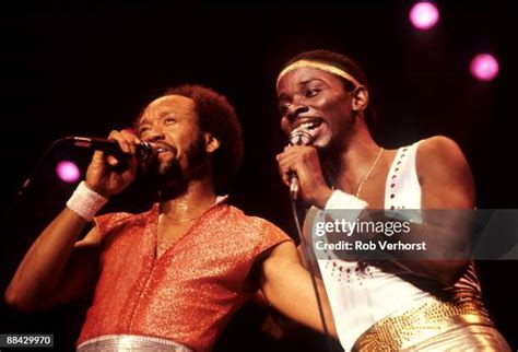Philip Bailey Earth Wind Fire Photos And Premium High Res Pictures