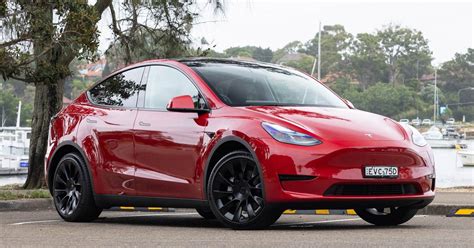 电动车需求放缓，tesla 全球大裁员，将有超过 10 员工丢饭碗。