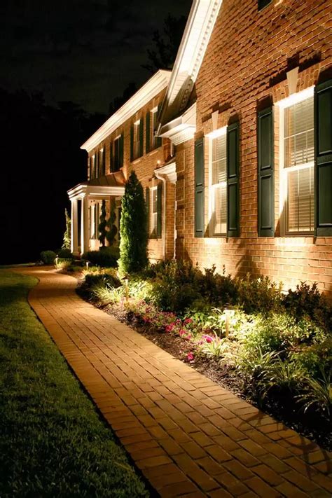 Outdoor Illumination Podświetlenie Elewacji Front Yard Lighting