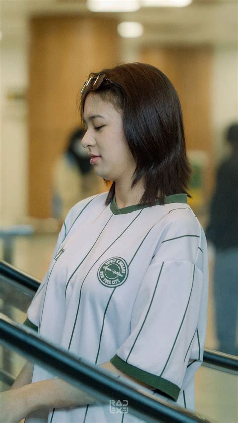 Pin Di Zee Jkt Orang Cantik Wajah Wajah Gadis