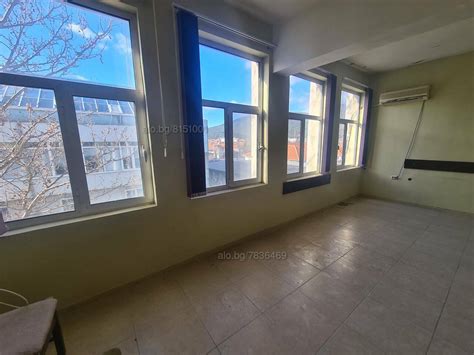 Сливен Офис в бизнес сграда Офис 28 кв м Междинен етаж Тухла Готов завършен Магазини Офиси