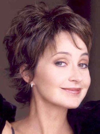 Annie Potts Wendy Malick Short Hair Lulu Hairstyles Haircuts Annie