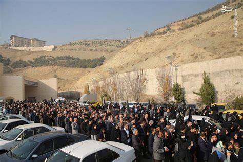 مشرق نیوز عکس مراسم تشییع پیکر شهید مصطفی صادقی در دانشگاه علوم و تحقیقات