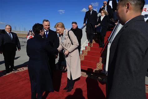 БНПУ ын Ерөнхийлөгч Анджей Дуда гэргийн хамт Монгол Улсад хүрэлцэн ирэв