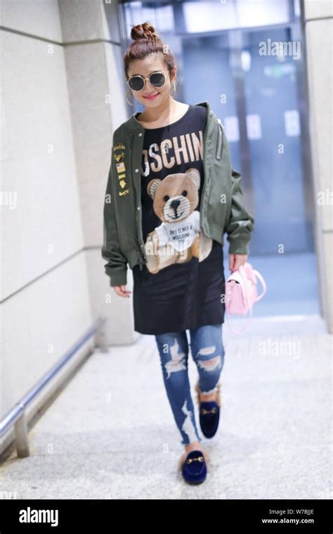 Selina Jen Chia Hsuan Of Taiwanese Girl Group S H E Is Pictured At The Shanghai Hongqiao