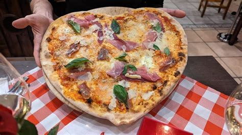 Pizzeria La Grotta Valentinstags Edition 💝 Leipzig Insider