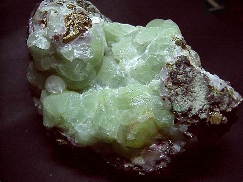 Пренит, Prehnite, Prehnit, • Mineral Catalog