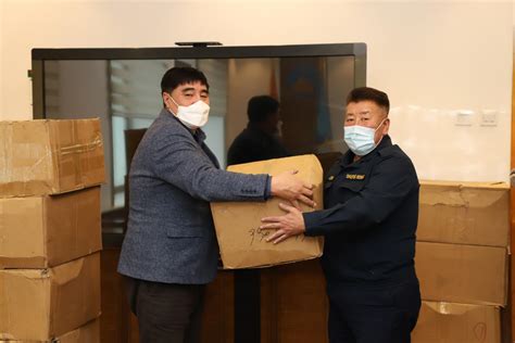 Албан хаагчдын эрүүл мэндийг хамгаалах ажиллах нөхцлийг нь бүрдүүлэх