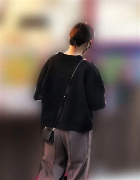 더쿠 여성세븐 이시하라 사토미 아이와 남편과 첫 쓰리샷 첫 아이 탄생으로 격변 민낯으로 쇼핑도