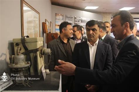 بازدید مدیرعامل شركت ملی مناطق نفت‌خیز جنوب از غرفه اسناد و موزه‌های