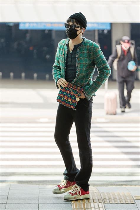 지드래곤 컬러풀한 샤넬 재킷 완벽 소화 패션서울
