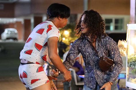 “เบิ้ล ปทุมราช” แทง “ก้อง ห้วยไร่” ตายมุ้งมิ้งชุดรัดติ้ว ในหนัง ฮักเถิดเทิง