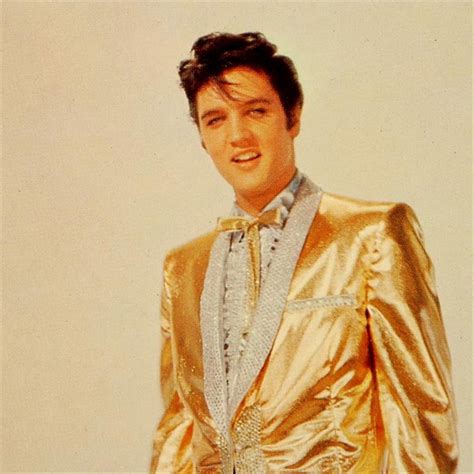 Photo Elvis In Gold Suit