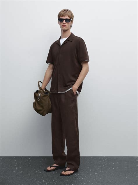 린넨 블렌드 쇼트 슬리브 셔츠 · 갈색 블랙 · 폴로셔츠와 티셔츠 Massimo Dutti