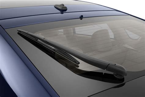 Striveme لماذا سيارات الهاتشباك تمتلك مسّاحات خلفية عكس السيدان؟