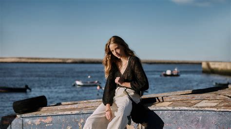 Dolfie Dolfie Added A New Photo