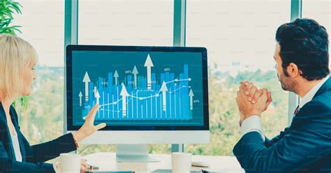 창조적 인 컴퓨터 소프트웨어에 의한 비즈니스 시각 데이터 분석 기술 마케팅 분석 및 투자 의사 결정을위한 디지털 데이터의 개념