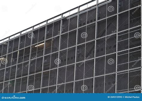 Steel Cladding Of A Building With A Expanded Metal Lattice Structure