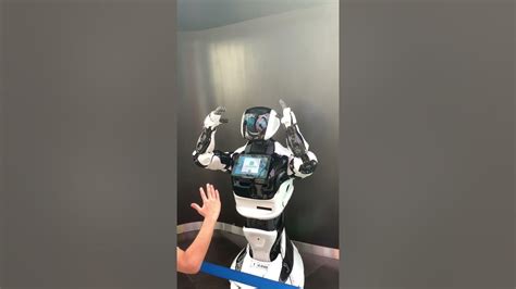 Билейтін робот // танцующий робот // robot - YouTube