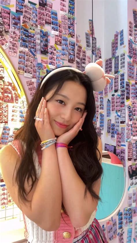 Vcha Lexi Lexus Girl Cool Girl