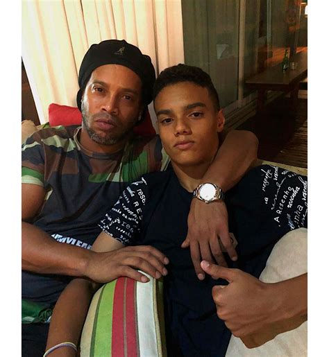 Quién Es Joao Mendes De Assis Moreira El Hijo De Ronaldinho Que Dejó