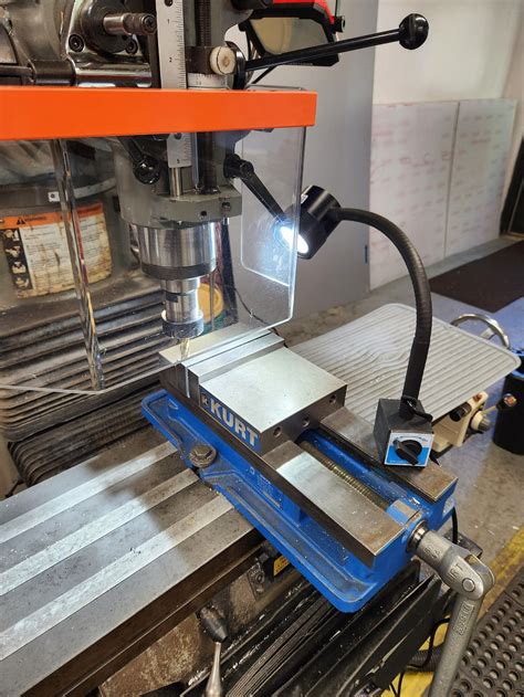 Led Machine Light With Magnetic Base And Flexible Gooseneck