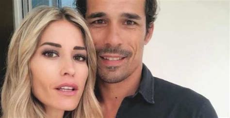 Elena Santarelli Marito Stretti Stretti Al Mare Che Peccato Per