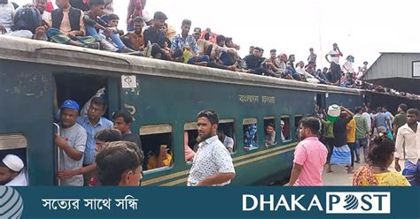 ময়মনসিংহে ট্রেনে উপচে পড়া ভিড় ঠেকানো যাচ্ছে না ছাদ ভ্রমণ