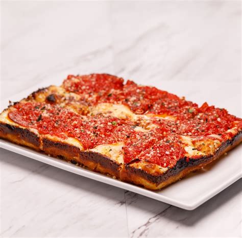 Detroit Style Pizza Spin Pizza